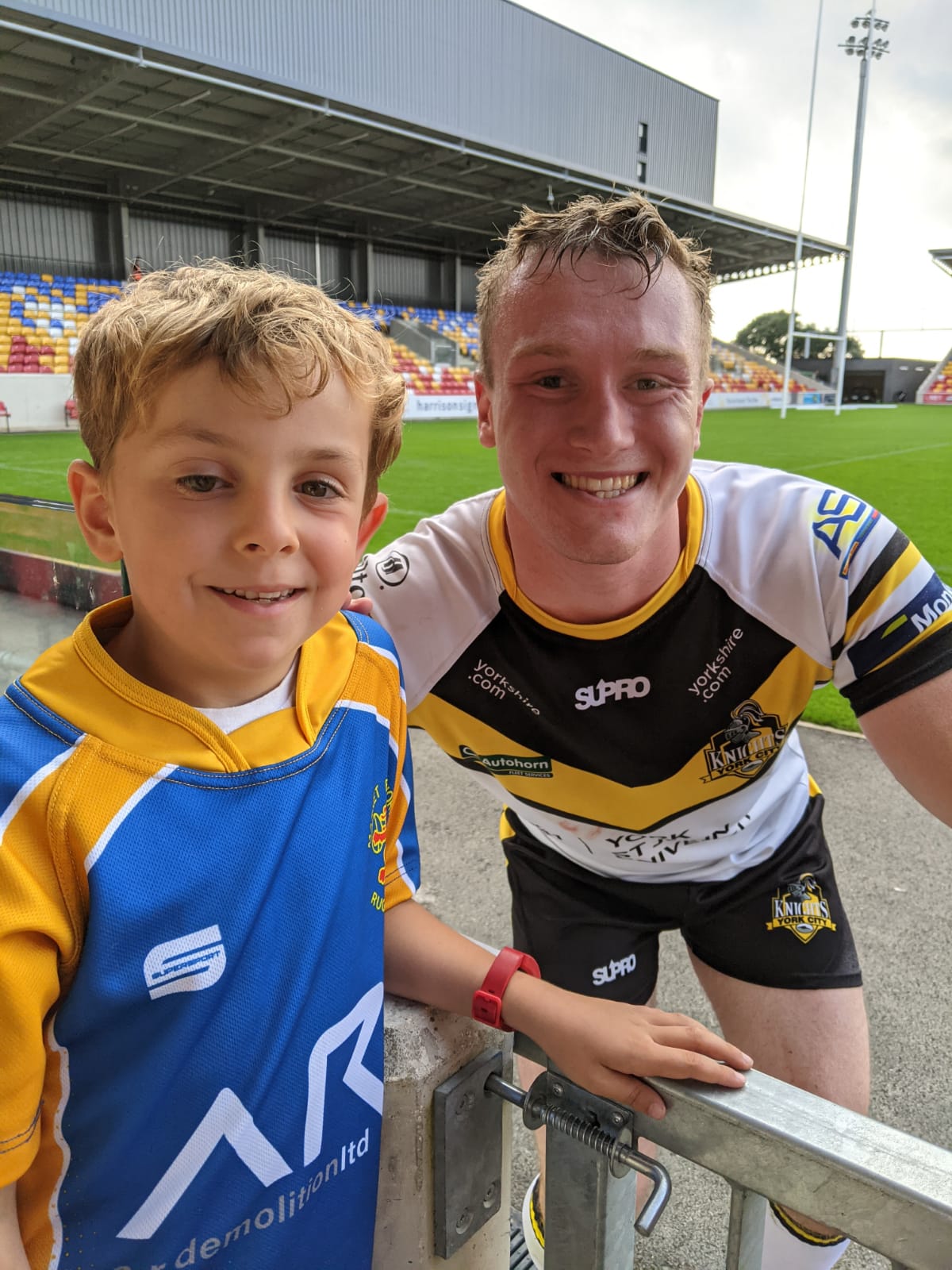 Charlie meets his ‘rugby twin’ | Childhood Eye Cancer Trust